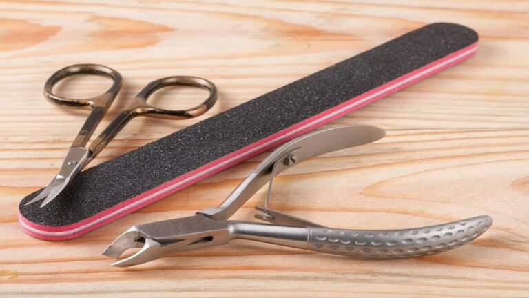 How to Enhance Your Attractiveness with Beauty Tools